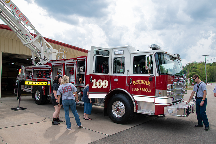 Ladder 109 Push-In | Bolivar Fire Department